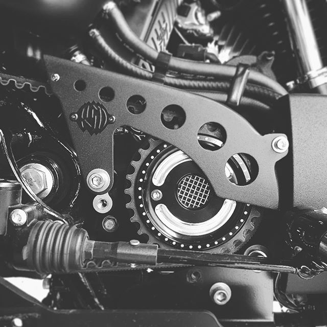 Roland Sands Design Front Pulley Cover In Contrast Cut Finish For ...