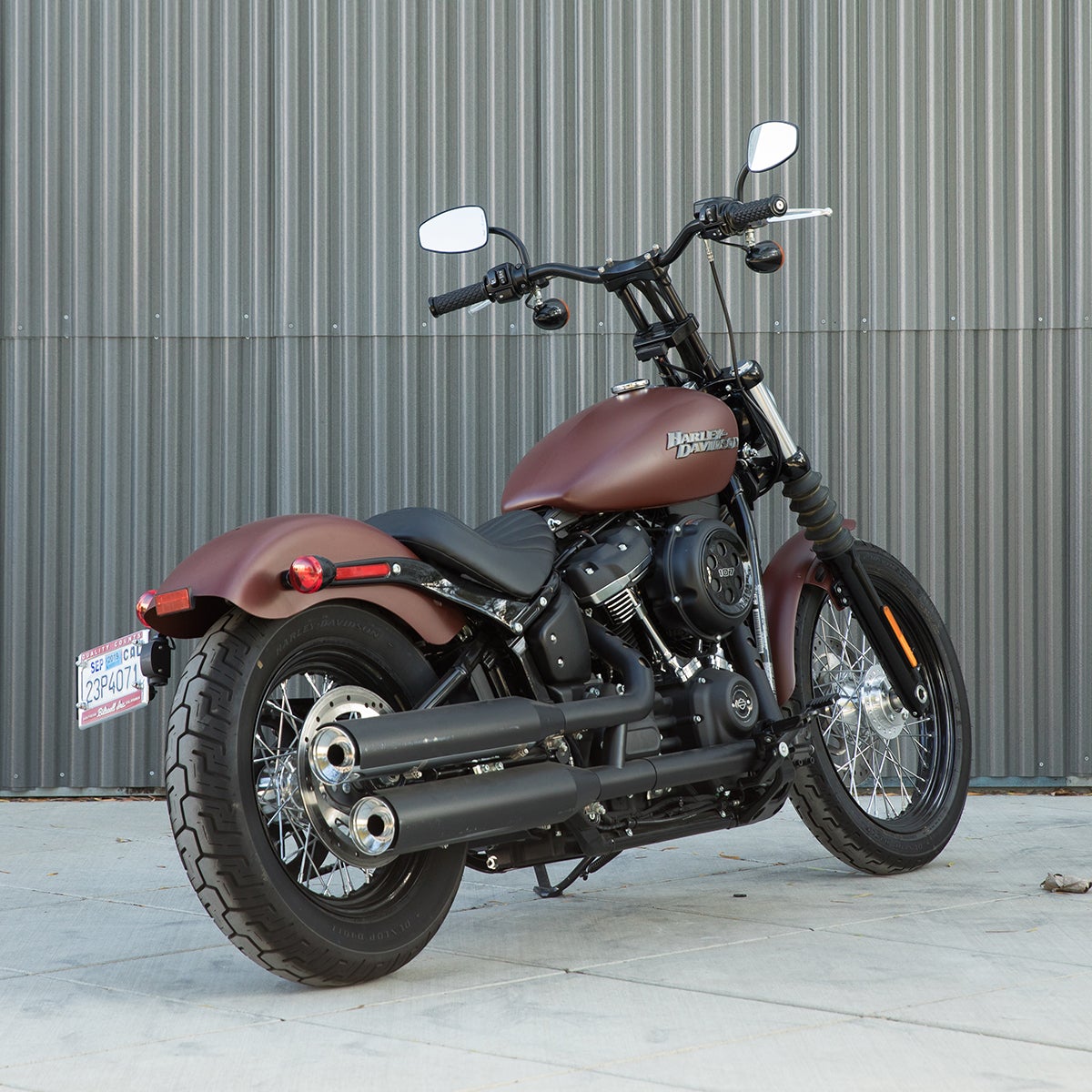 Biltwell Tracker Mid Handlebar In Black Finish For 1982-2024 Harley ...