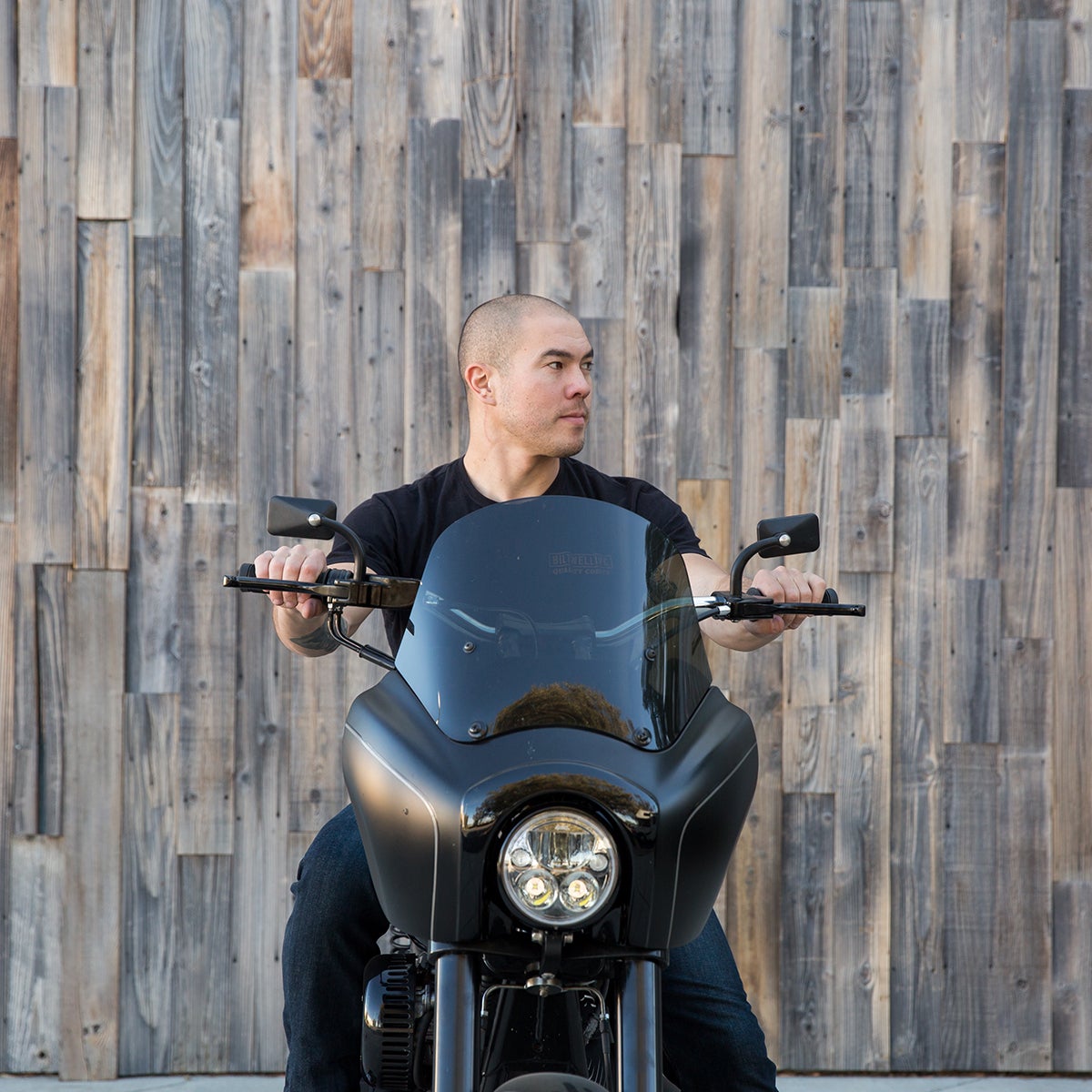 Biltwell Tracker Mid Handlebar In Black Finish For 1982-2024 Harley ...