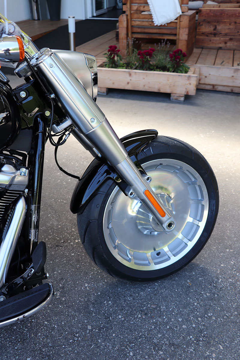 Cult Werk Custom V1 Front Fender In Gloss Black For Harley Davidson ...
